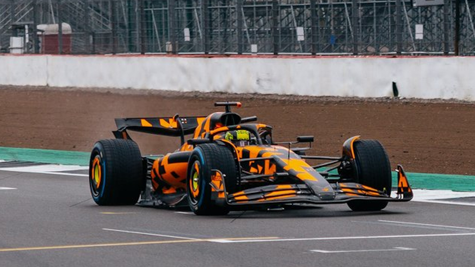 McLaren toont eerste blik op de nieuwe F1-auto voor Lando Norris en Oscar Piastri in 2025 ...