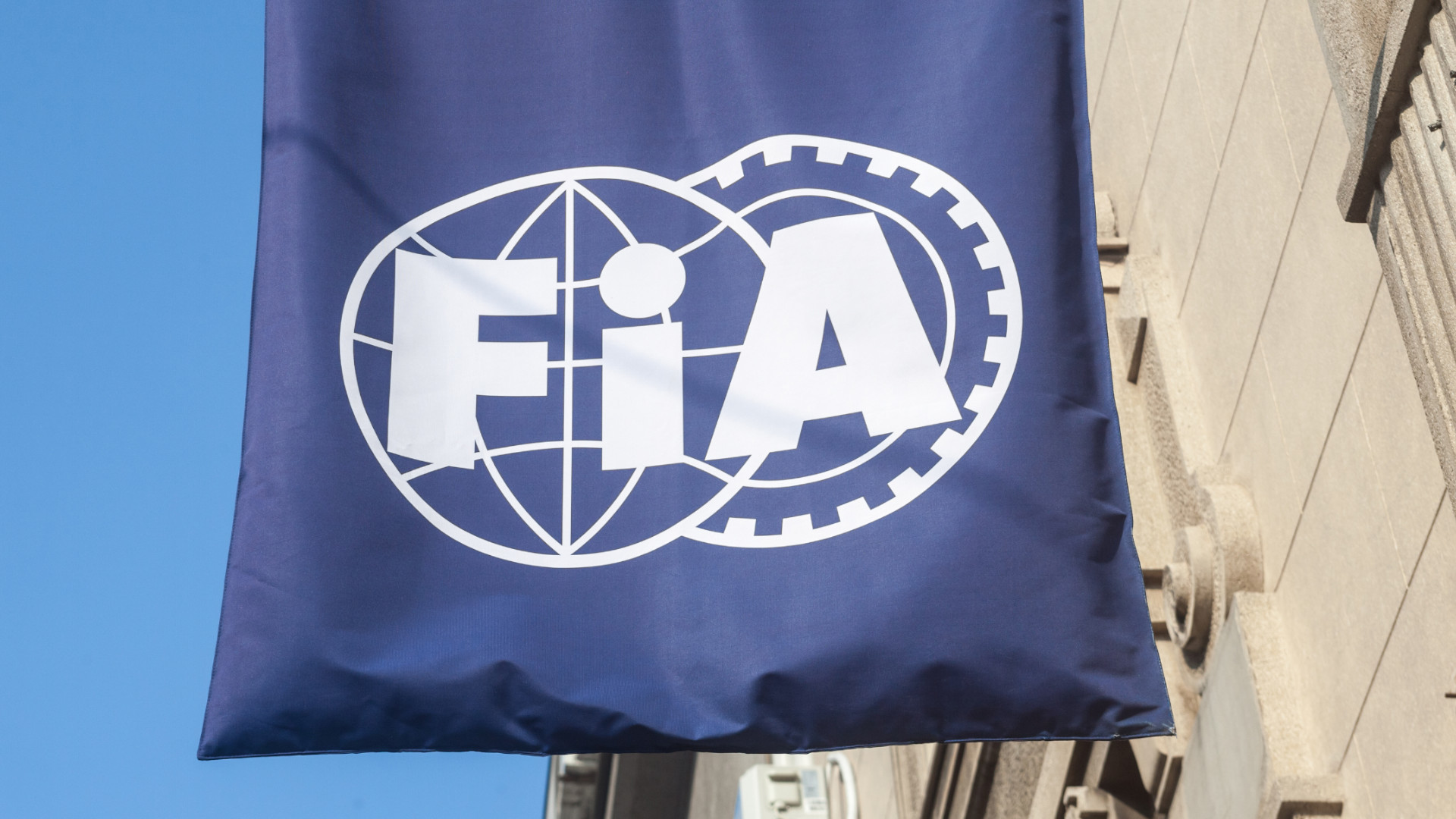 FIA-vicepresident neemt ontslag vanwege morele principes, noemt gebrek ...